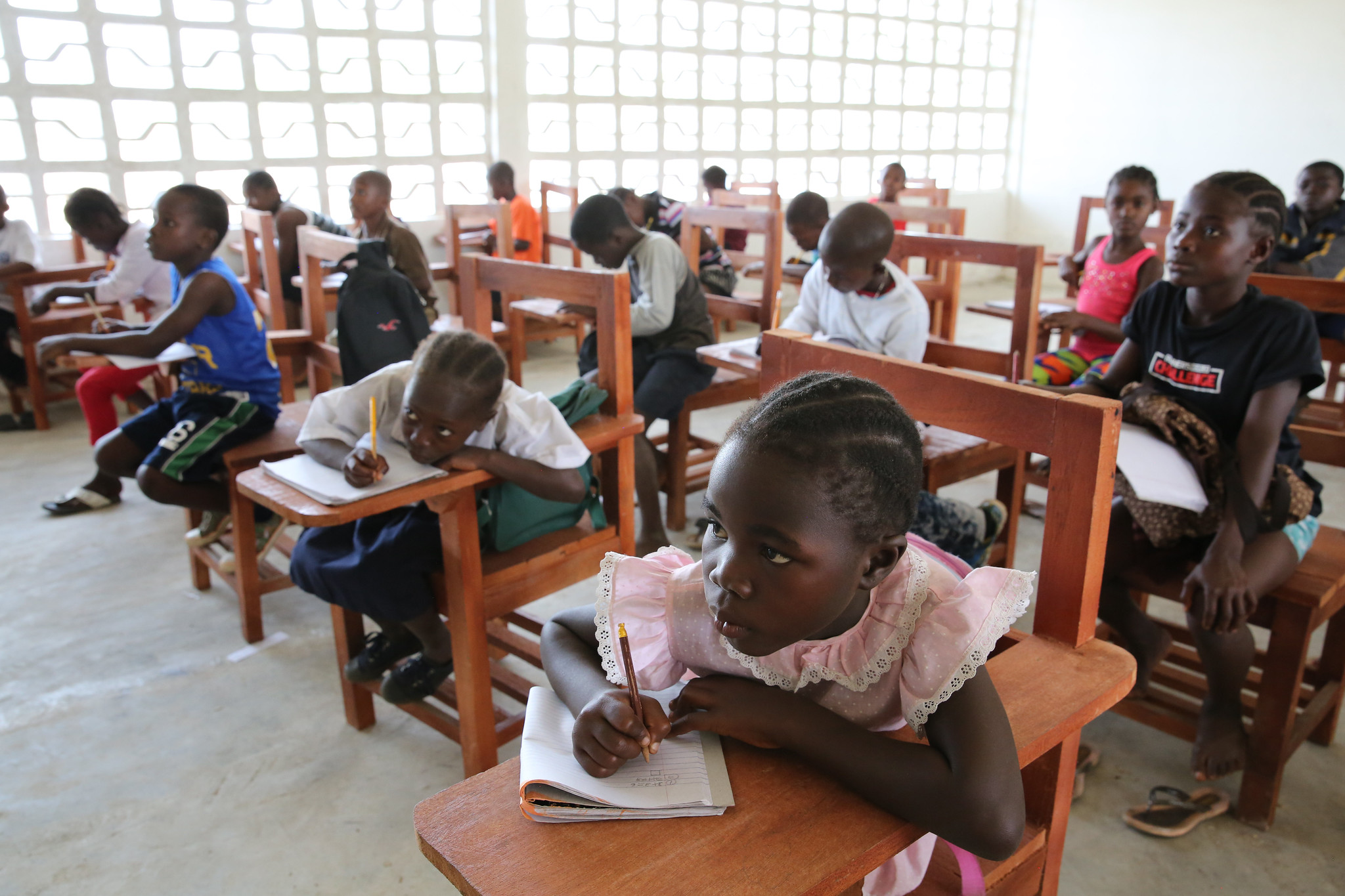 Beyond Short-term Learning Gains: The Impact of Outsourcing Schools in ...